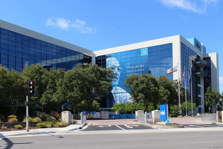 Intel Reveals Its 2026 Plan: Panther Lake at Home, Intel 18A-P, Nova ...