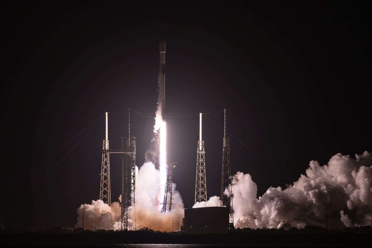 SpaceX Breaks Its Own Record: 165 Orbital Flights in 2025 and a Rocket ...